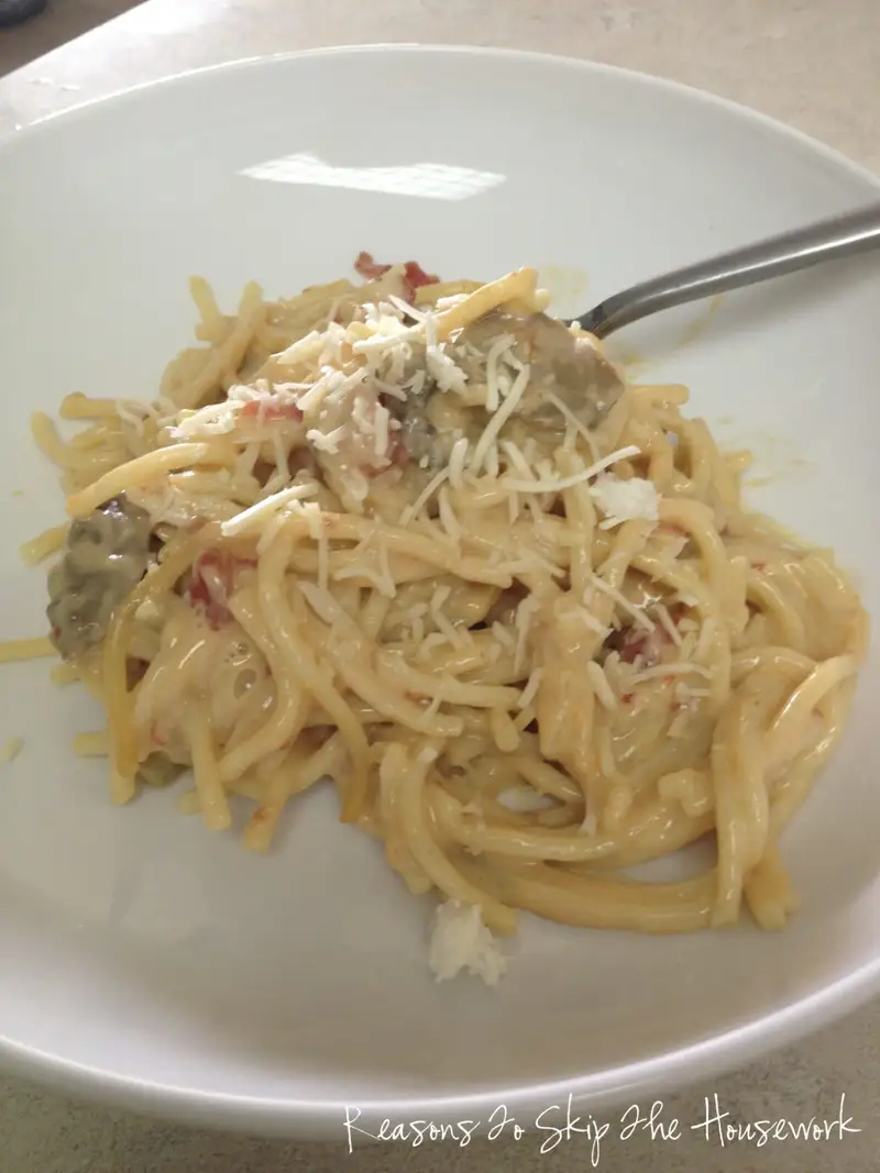 Easy Crockpot Chicken Spaghetti Recipe – REASONS TO SKIP THE HOUSEWORK