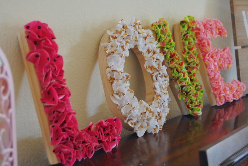 Love Sign – REASONS TO SKIP THE HOUSEWORK