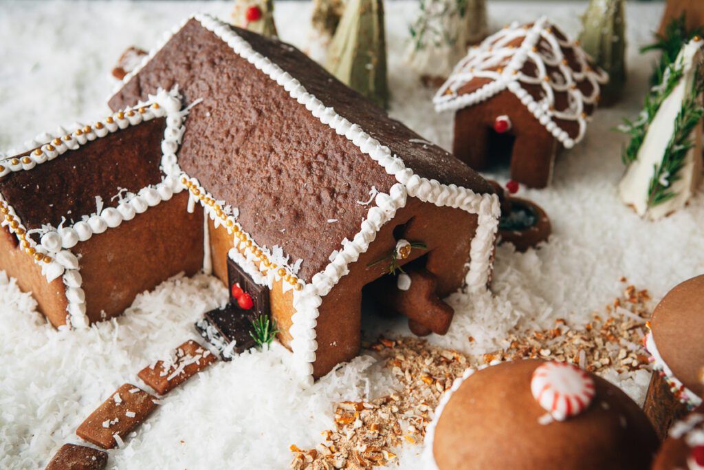 27 Creative Gingerbread House Ideas – REASONS TO SKIP THE HOUSEWORK